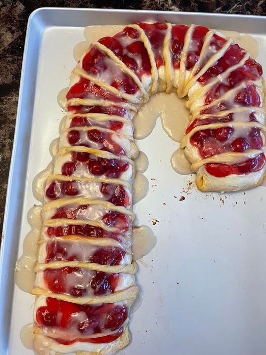 Cherry Cream Cheese Candy Cane Danish – Foodtira